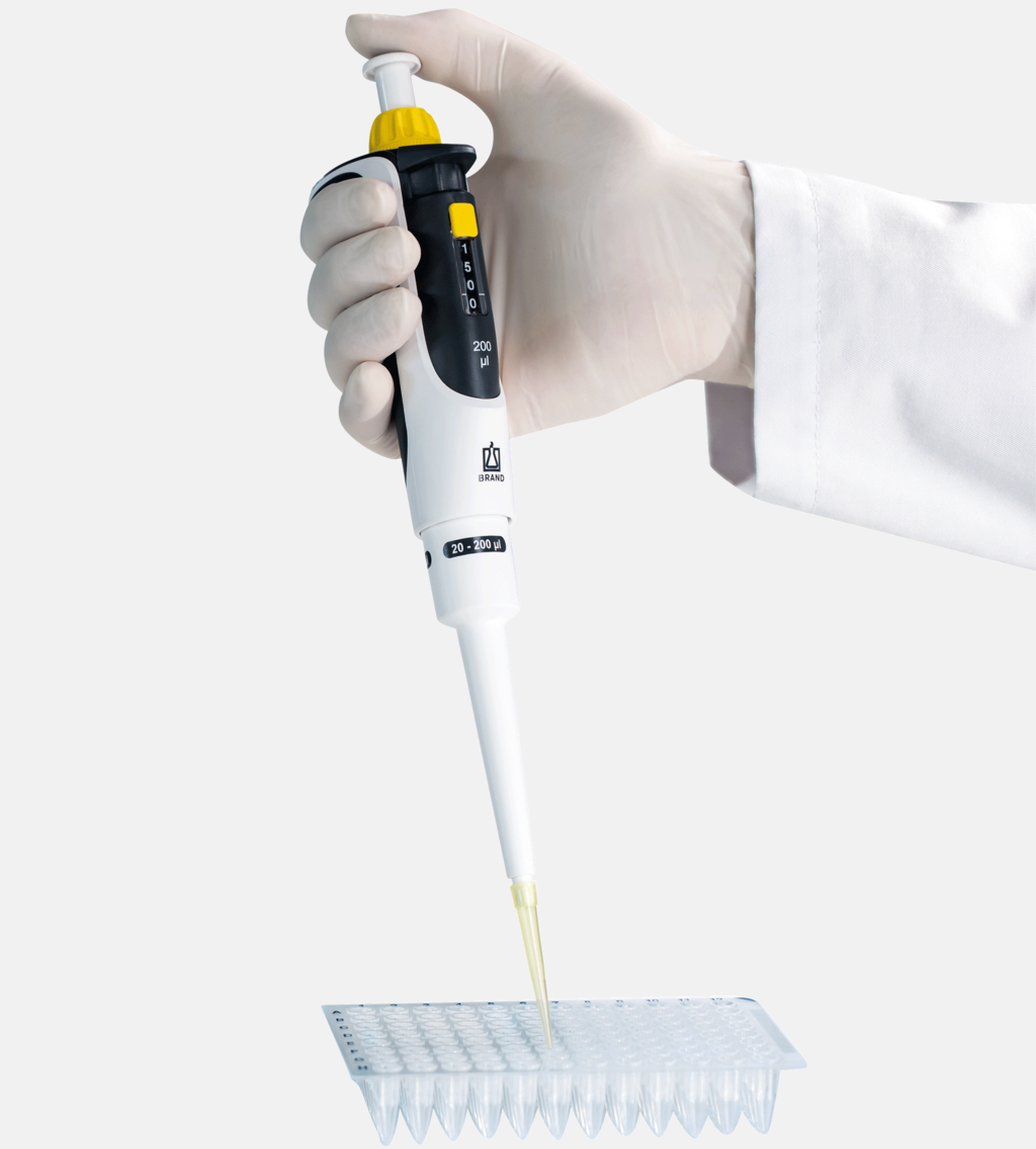 Pipeteo con micropipetas | BRAND